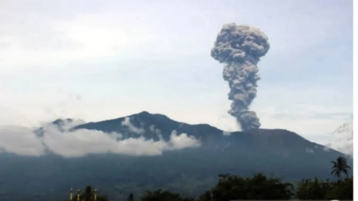 Gunung Marapi Kembali Erupsi, Keluarkan Abu Setinggi 2 Km – jabarekspres.com