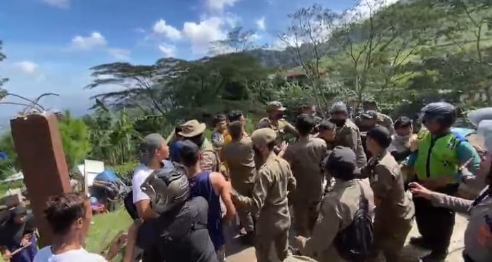 Penertiban PKL di Puncak Kembali Ricuh, Pedagang Saling Pukul dengan Petugas – jabarekspres.com