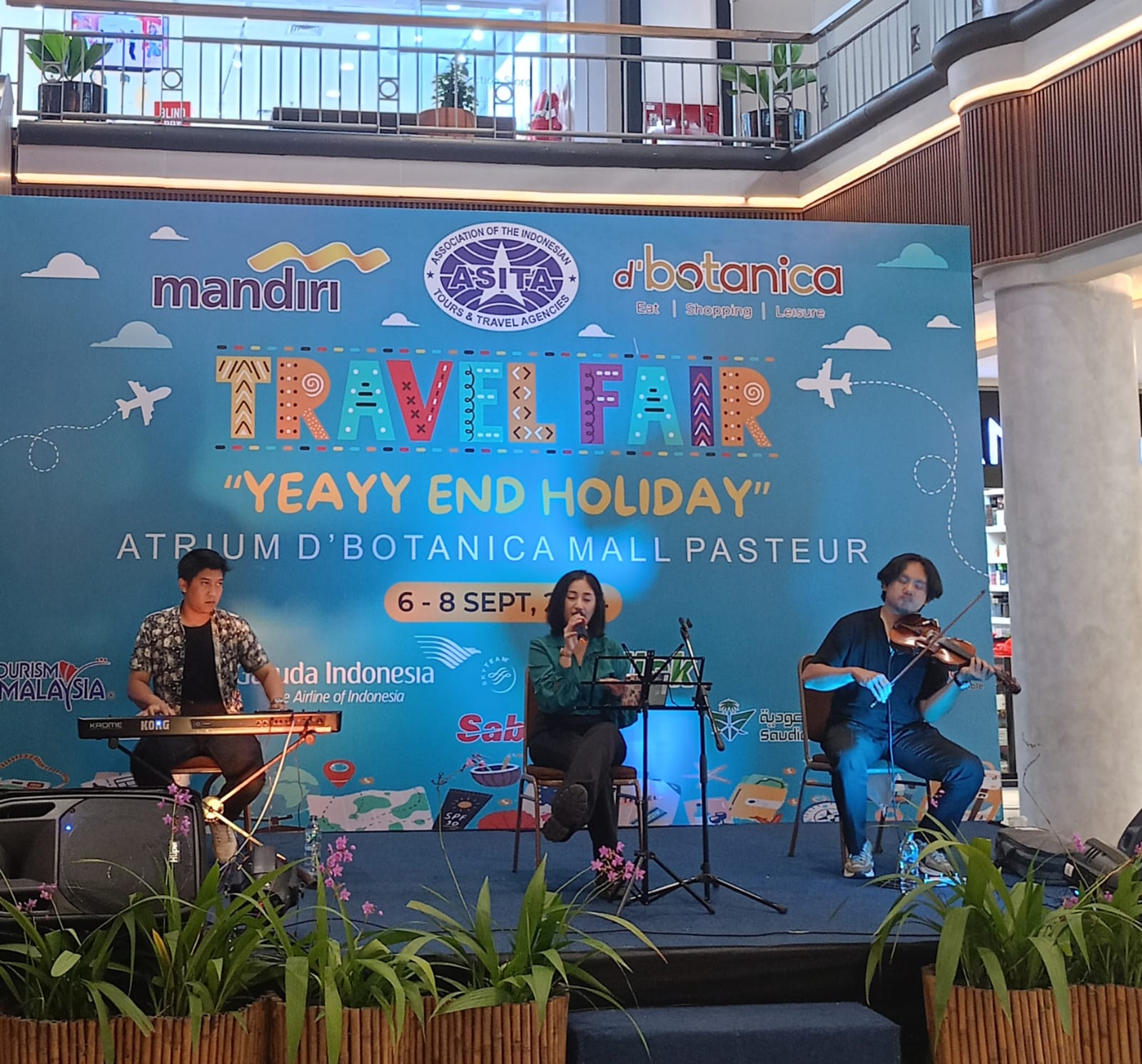 Travel Fair ” Yeayy end Holiday “ – jabarekspres.com