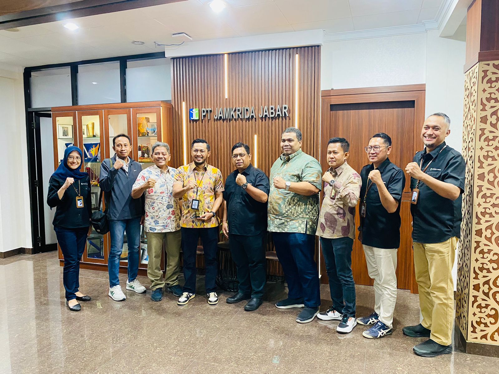 PT Jamkrida Jabar Tingkatkan Kerja Sama Penjaminan Kredit dengan Bank Kalsel – jabarekspres.com