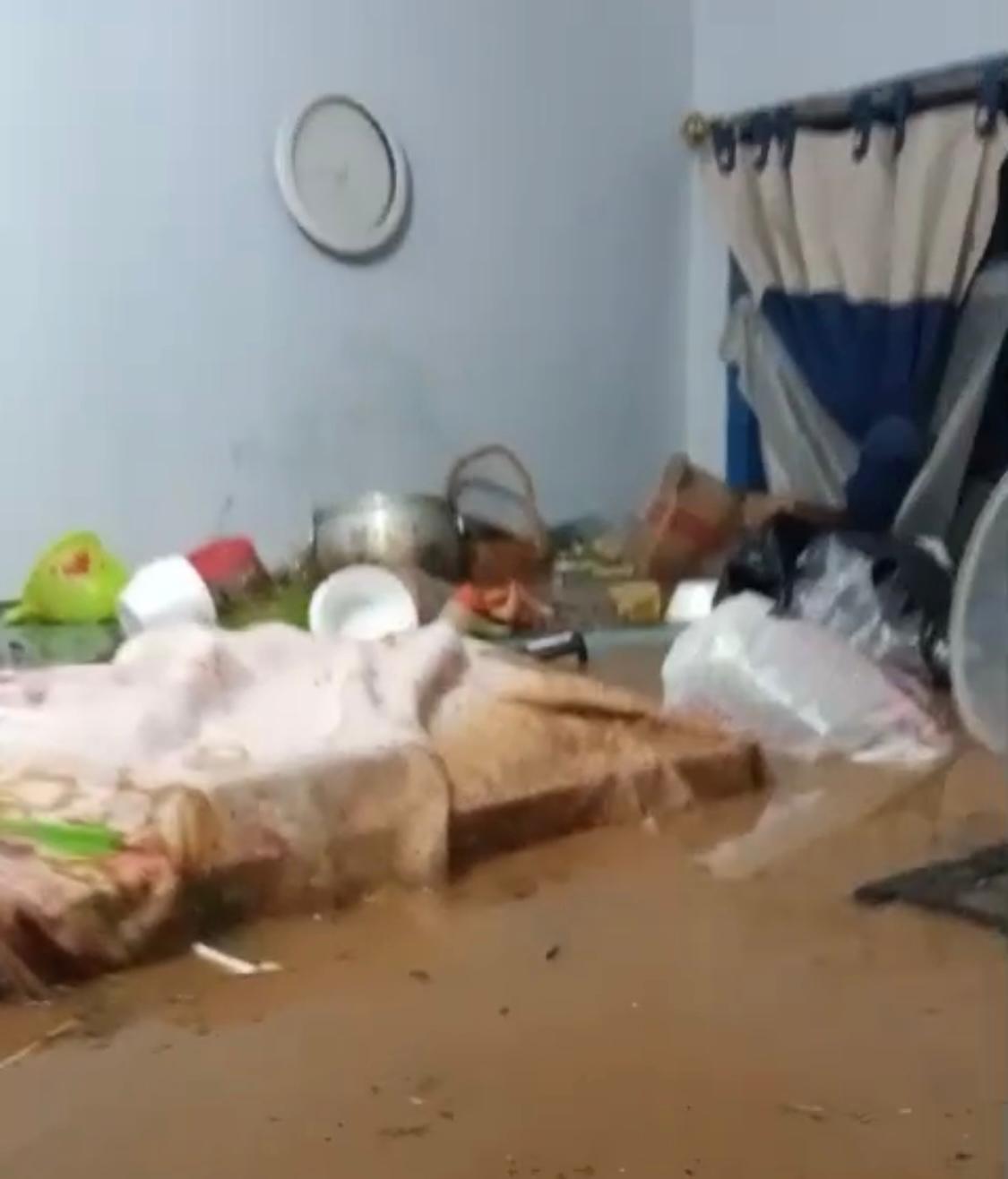 Banjaran Wetan Kabupaten Bandung Diterjang Banjir Setinggi 2 Meter, Akses Jalan Terputus ...