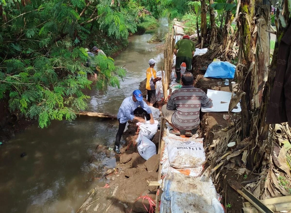 TPT di Dua Desa Wilayah Cileunyi Bandung Ambruk, 1 Rumah Tertimbun ...