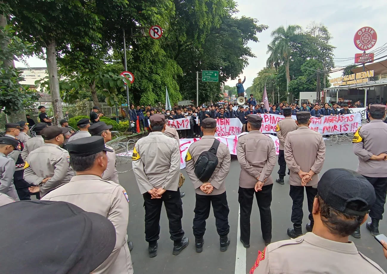 Peringati 100 Hari Kerja Prabowo-Gibran, Aliansi Mahasiswa Demo di Dekat Istana Bogor ...