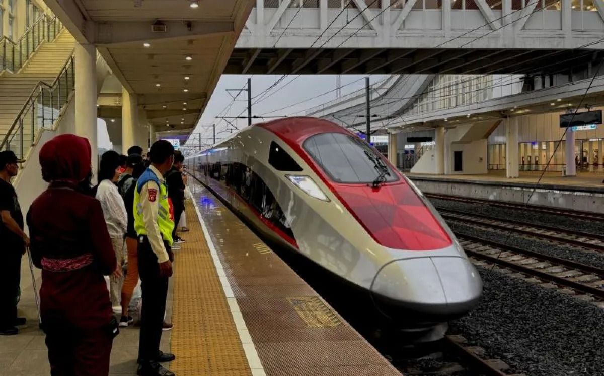 Sambut Libur Sekolah, Whoosh Rute Pendek Hanya Rp75 Ribu ...