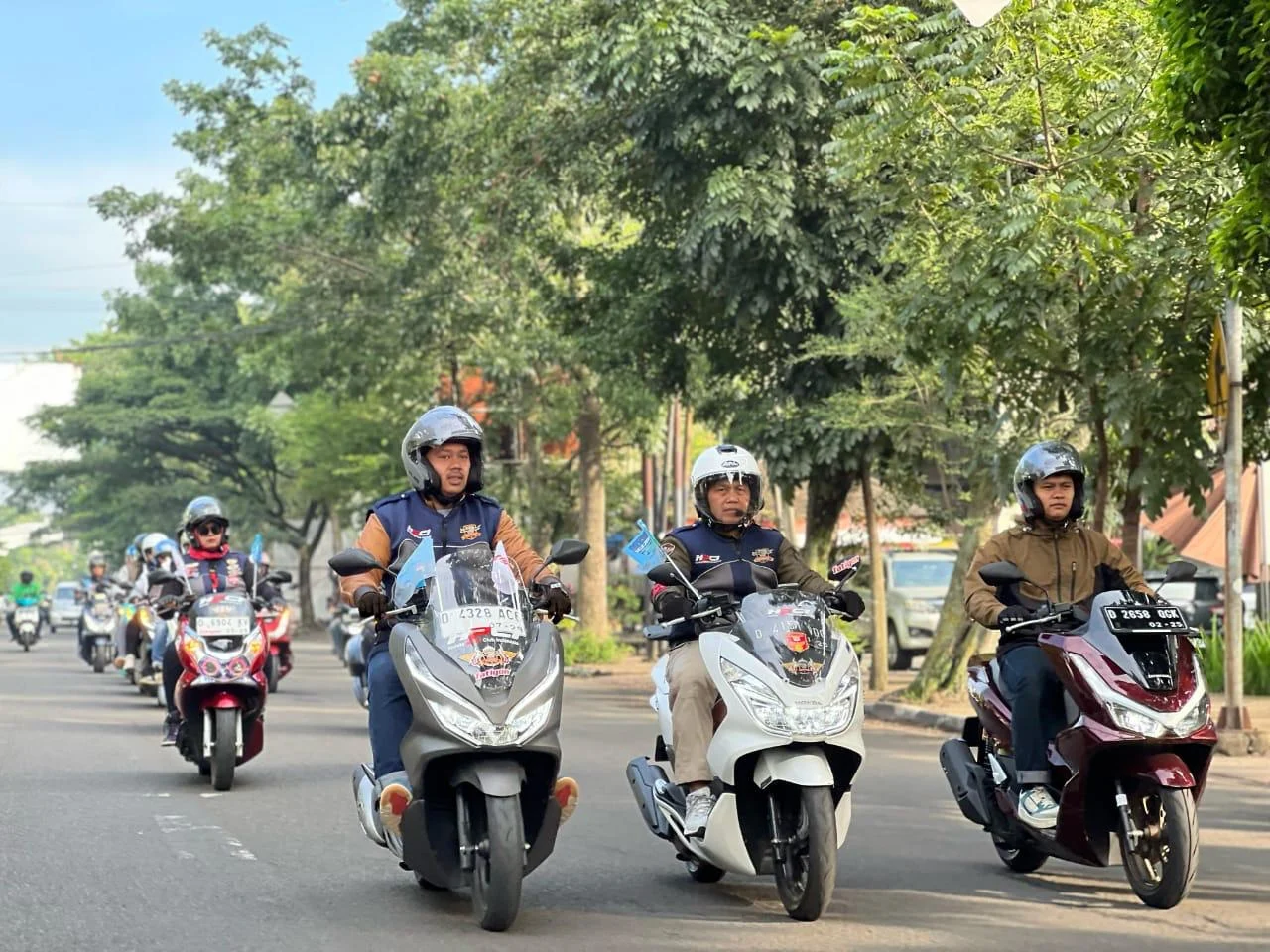 Tips Berkendara Motor dengan Aman di Lalu Lintas Padat Perkotaan – jabarekspres.com