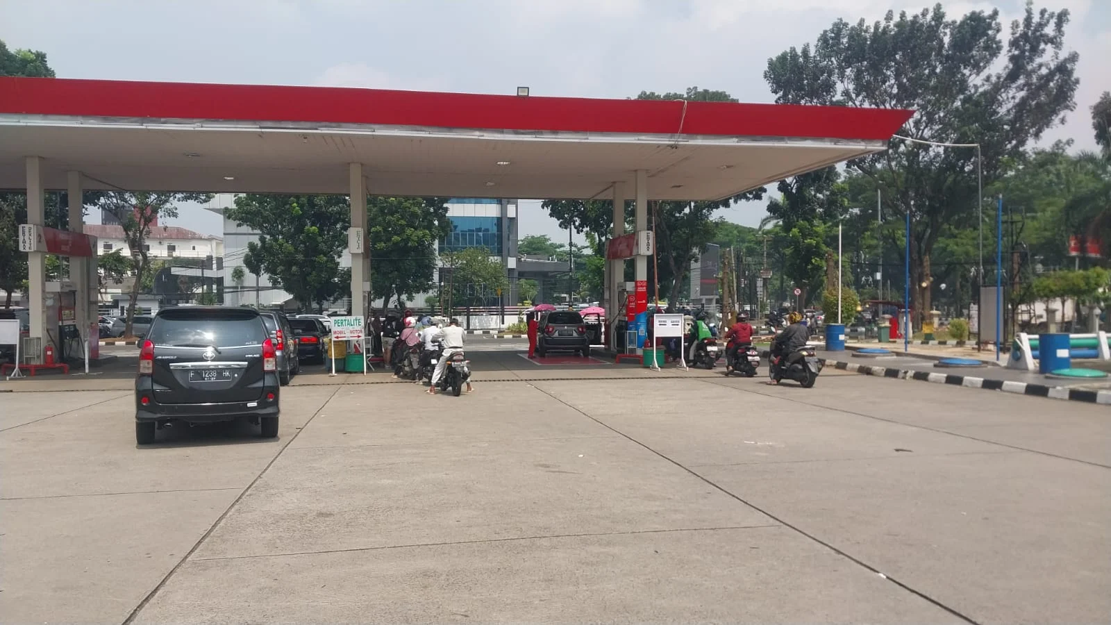 Kabar Oplosan Pertamax Mecuat, Konsumen di Bogor Beralih ke SPBU Swasta ...