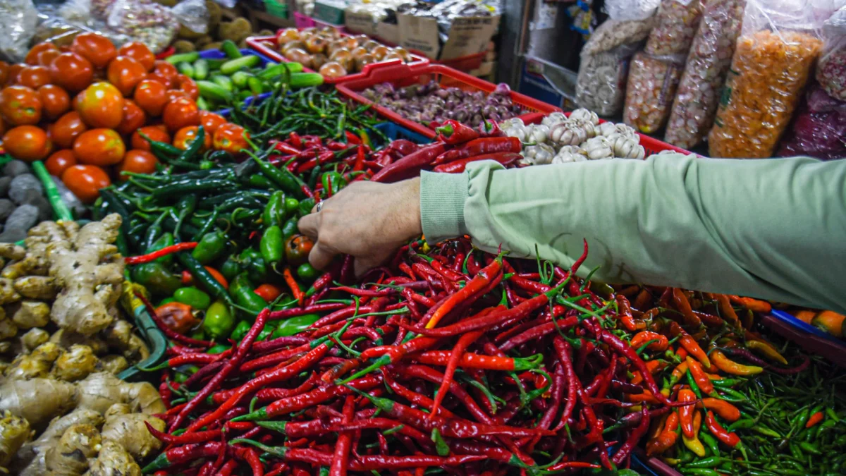 Hari Pertama Puasa Harga Kebutuhan Pokok di Cimahi Naik! Cabai Jadi ...