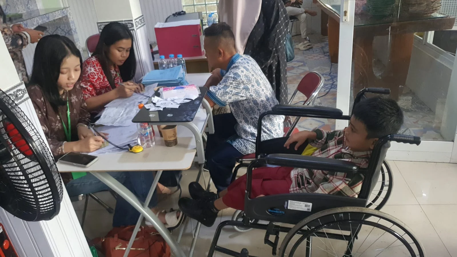 Ratusan Penerima Manfaat Padati Rumah Bhineka Adam-Adrian, Banyak dari ...