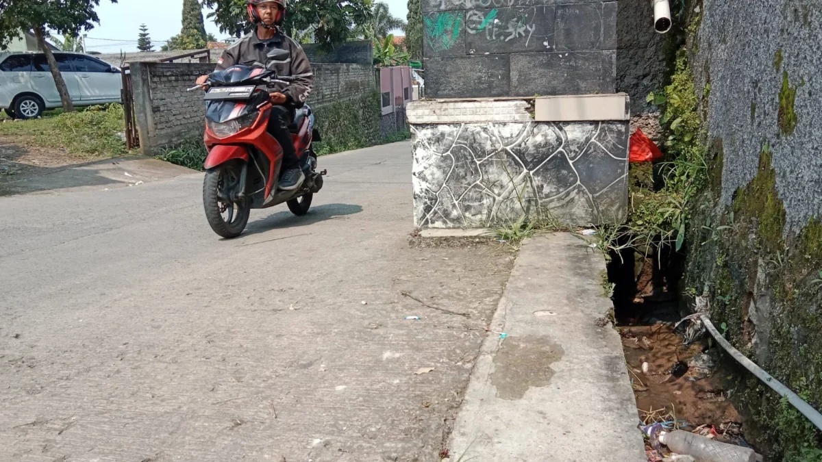 Warga Sariwangi KBB Desak Solusi Banjir dan Sampah, Pemerintah Dinilai Abai – jabarekspres.com