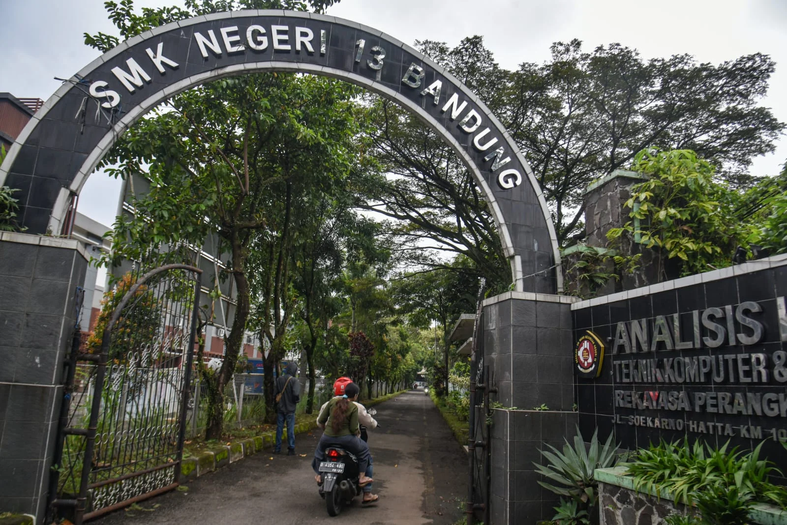 Kepala SMKN 13 Bandung Bantah Lakukan Pungli, Klaim Sumbangan Sukarela dan Sesuai Aturan ...