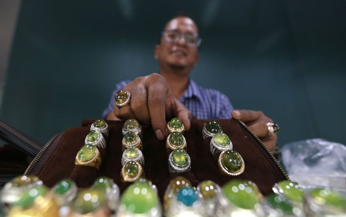 Mau Punya Cincin Batu Akik? Ini 4 Rekomendasi Tempat Jual Batu Akik ...