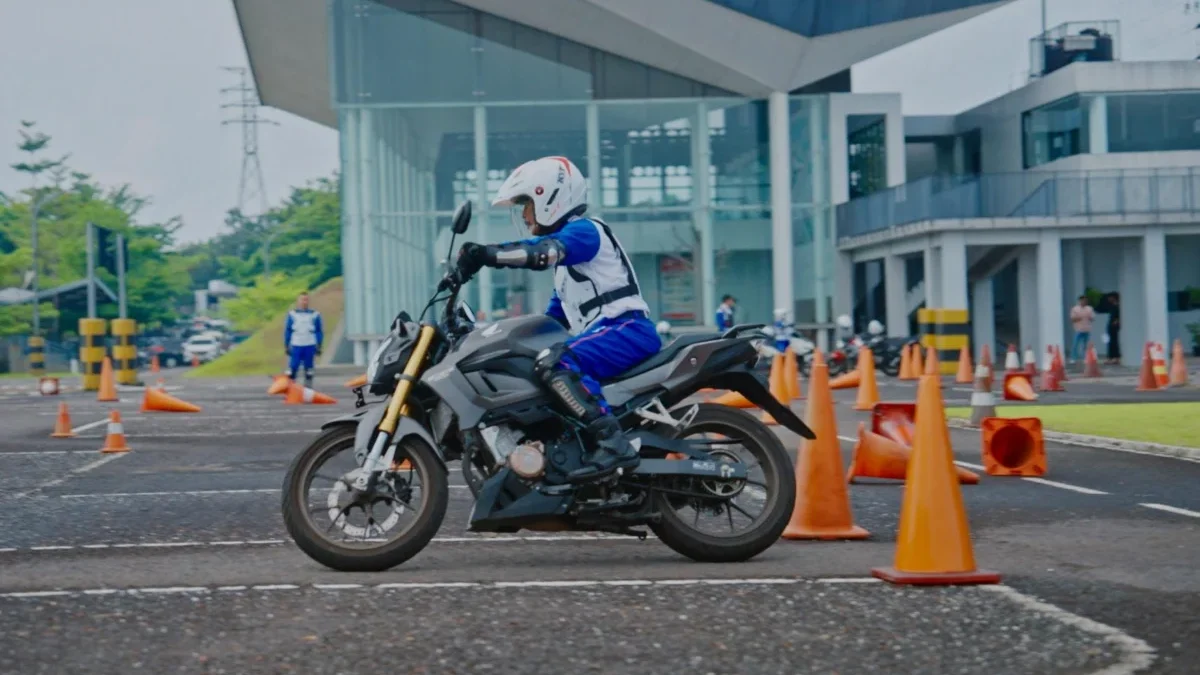 Tips Aman dan Nyaman untuk Pengendara Pemula Menggunakan Motor Kopling – jabarekspres.com