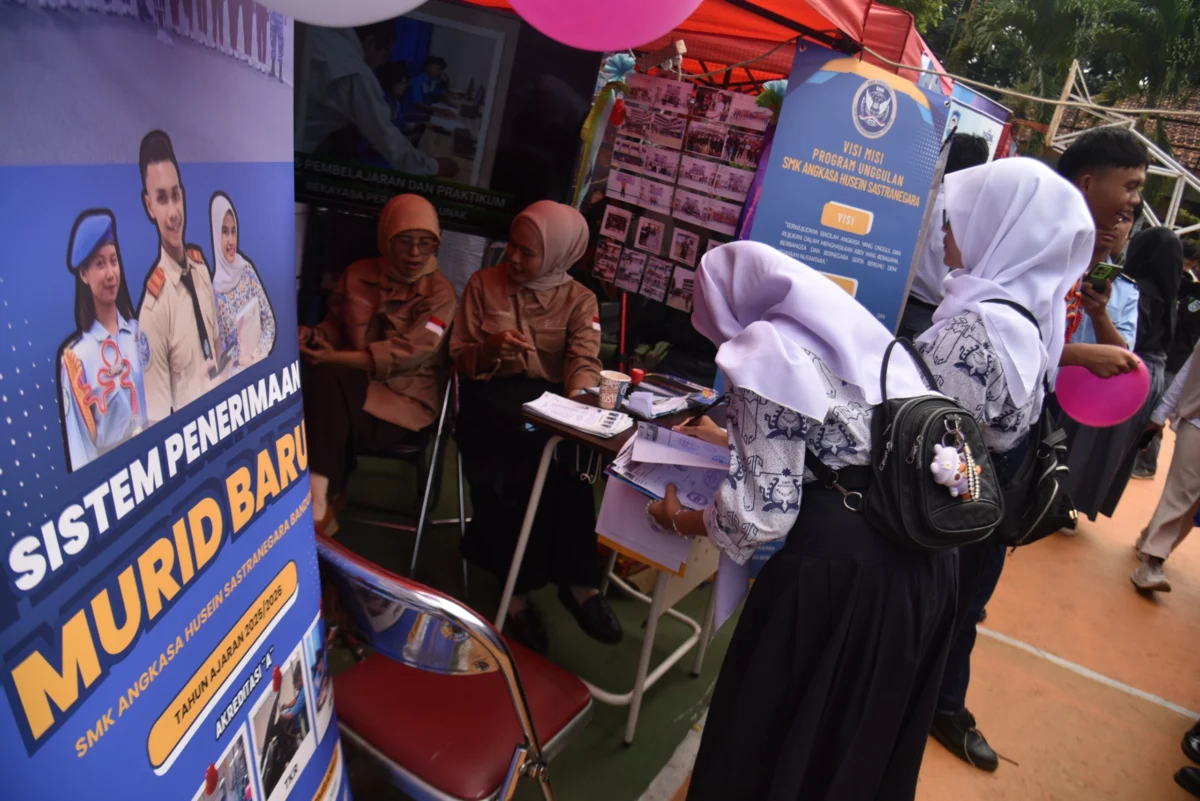 Pemkot Bandung Hanya Bantu Kategori Tertentu, Sekolah Swasta Tak Sepenuhnya Gratis? – Laman 2 ...