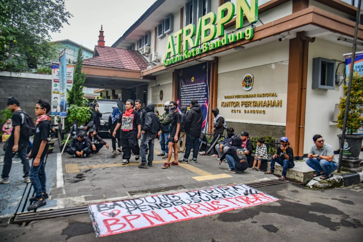 Tuntut Kejelasan, Ratusan Warga Sukahaji Kembali Geruduk BPN Bandung! – jabarekspres.com