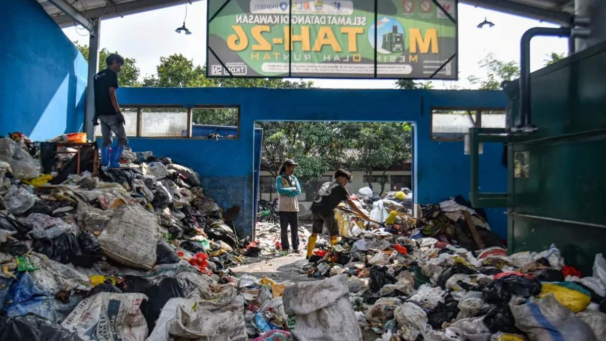Penumpukan Sampah Terjadi di Sejumlah Titik di Bandung, DLH: Pengangkutan ke Sarimukti Masih ...