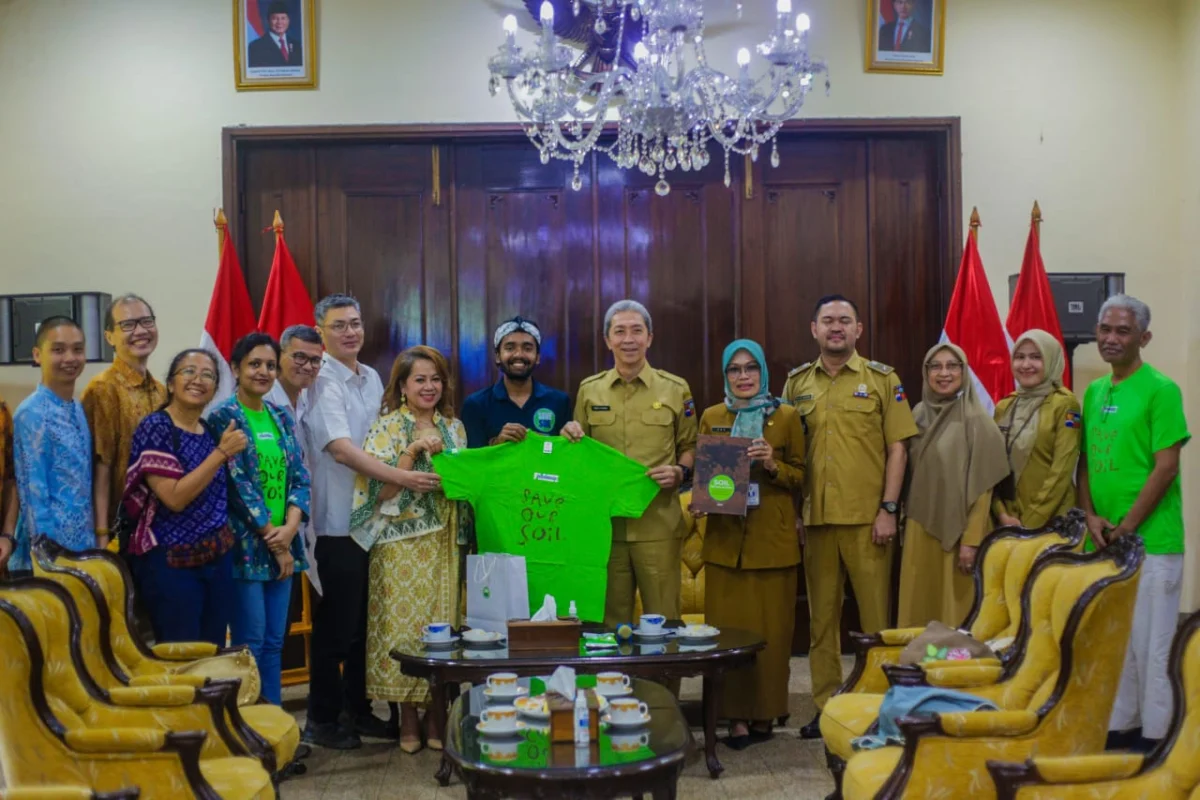Gaungkan Isu Pelestarian Tanah, Dedie Rachim Dukung Kampanye Save Soil ...