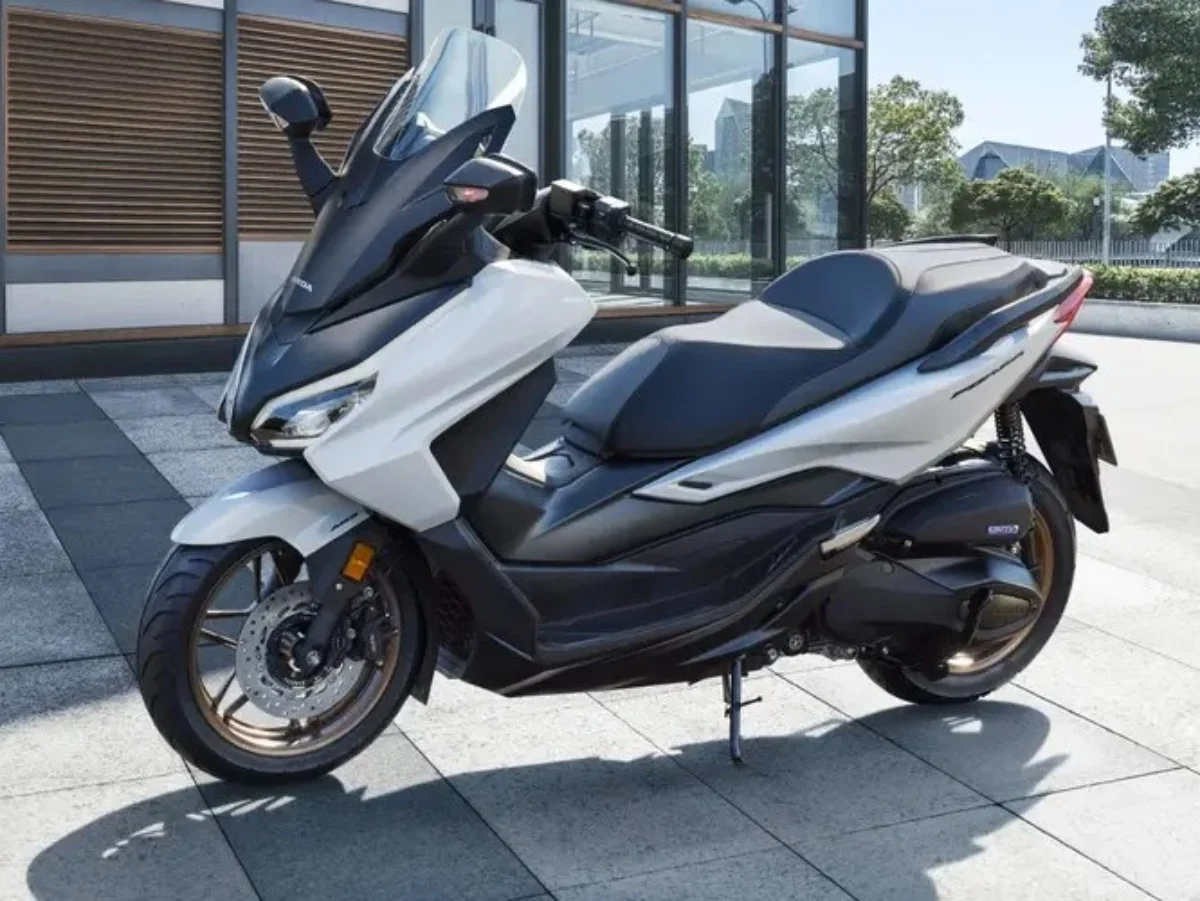 6 Motor Matic Bagasi Besar Terbaik: Praktis untuk Touring ...