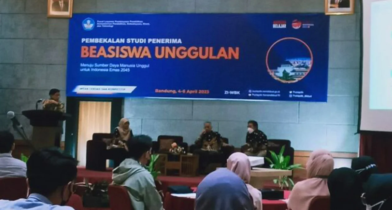 Panduan Lengkap Beasiswa Unggulan 2025 Kemendikbudristek Program S1, S2, S3 – jabarekspres.com