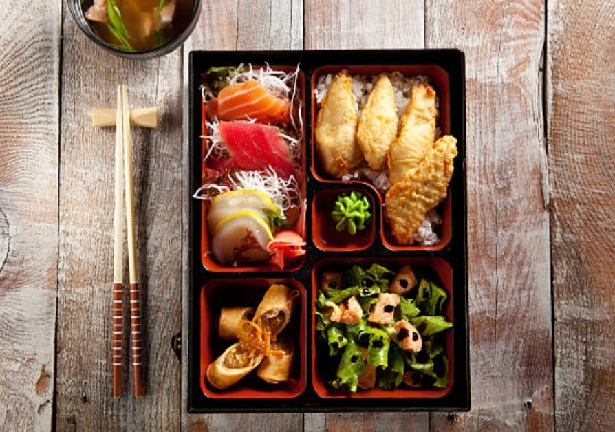 Daftar Promo Makanan dan Minuman Spesial 7.7 2025: Hokben, JCo, Chatime ...