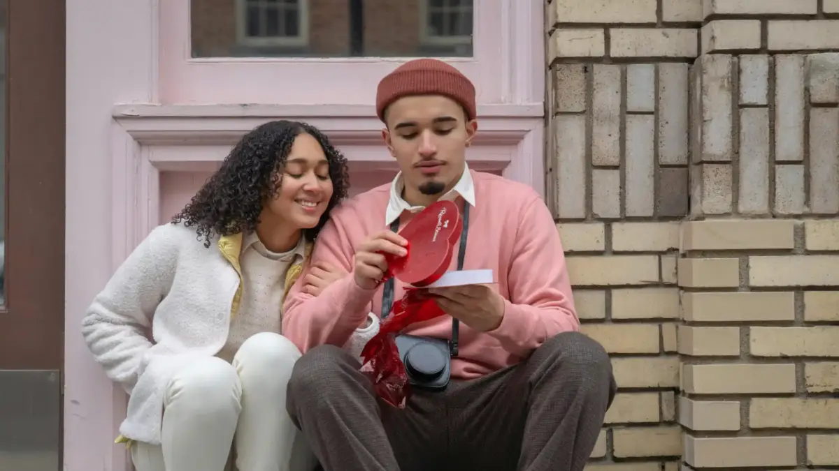 5 Contoh Long Text Girlfriend Day Bikin Baper, Salin dan Kirim ke Pacar ...