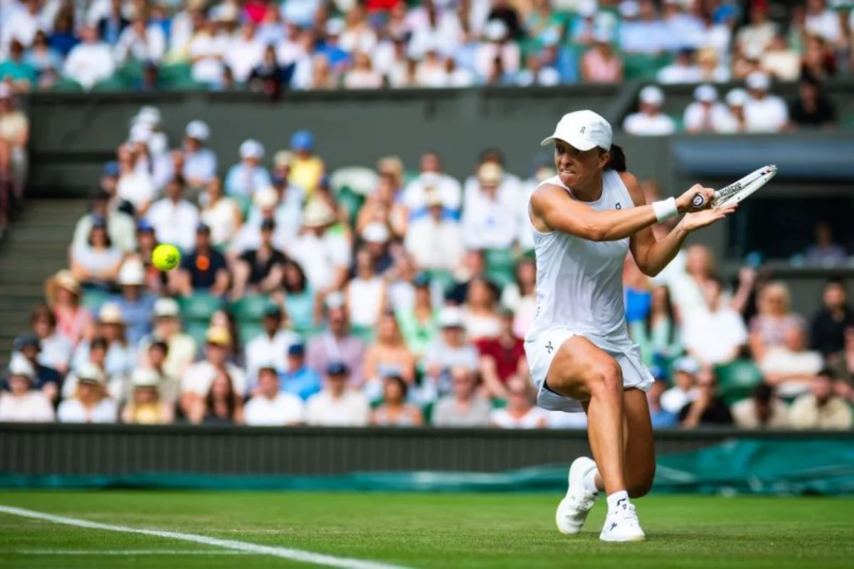Swiatek dan Tauson Melaju ke 16 Besar Wimbledon 2025, Siap Adu Kekuatan ...