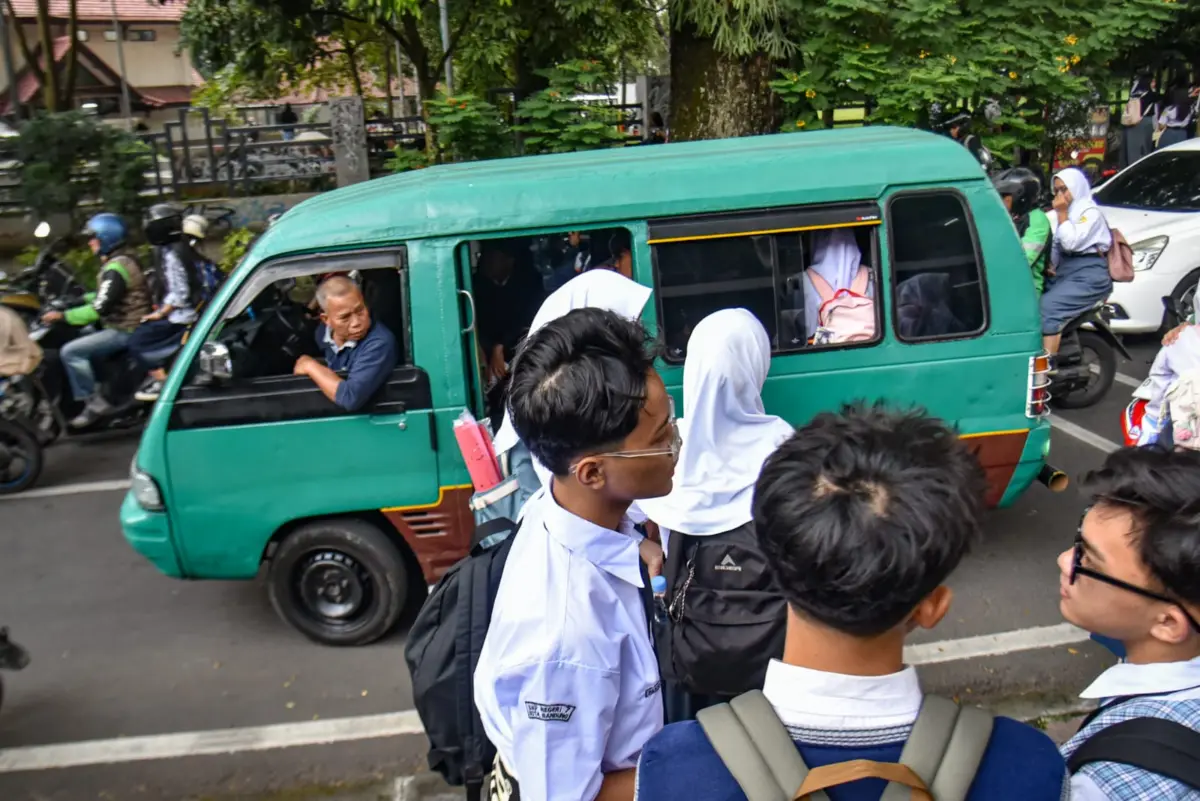 Skema Angkot Pintar Masih Belum Rampung, Kajian Mobil Listrik Baru Uji ...