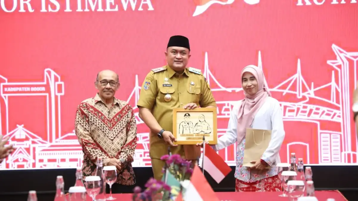 Menginspirasi! Dua Tokoh Bogor Diganjar Penghargaan dan Hadiah Umrah ...