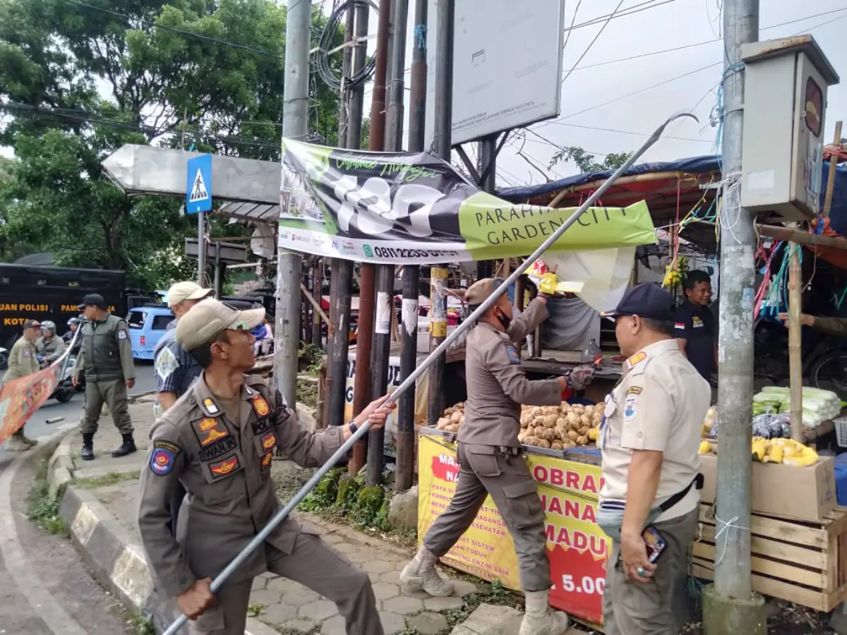 Satpol PP Cimahi Tertibkan Reklame Non Permanen, Jaga Estetika Kota dan Tertib Pajak Reklame ...