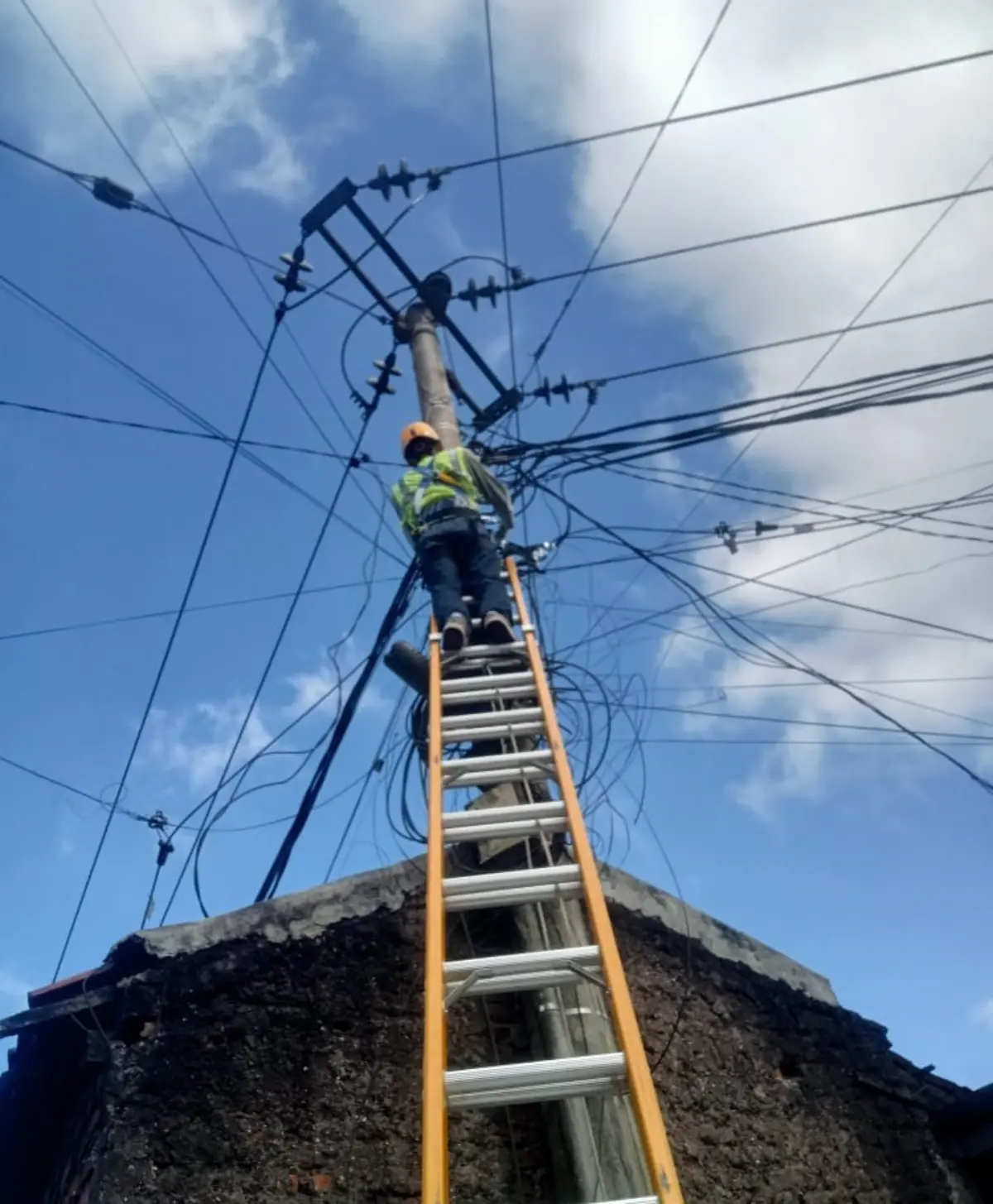 PLN Icon Plus Lakukan Penataan dan Pemeliharaan Aset Ketenagalistrikan ...