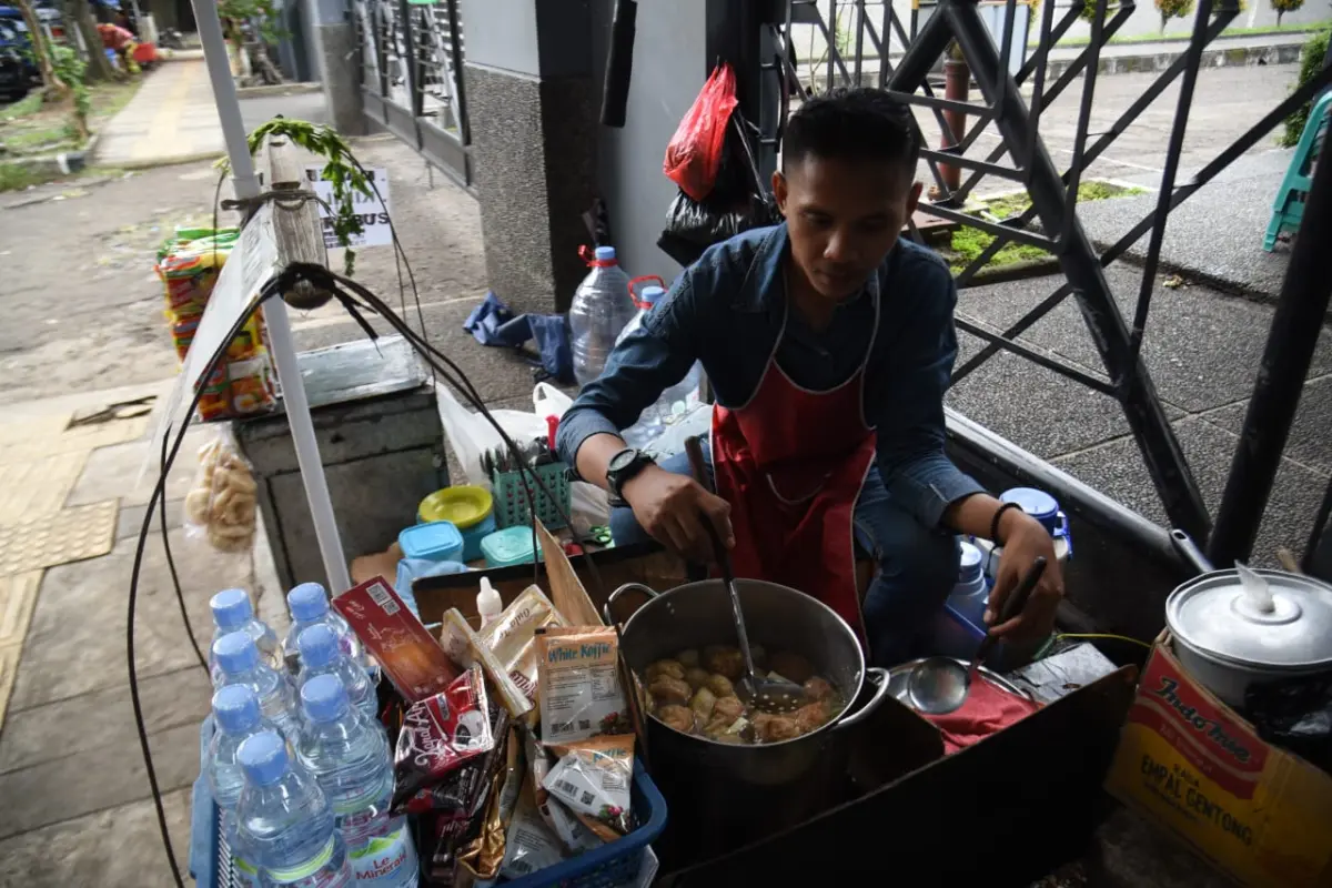 Pengamat Soal Fenomena Pedagang Cuanki Pusdai: Cermin Tata Kelola Ruang ...