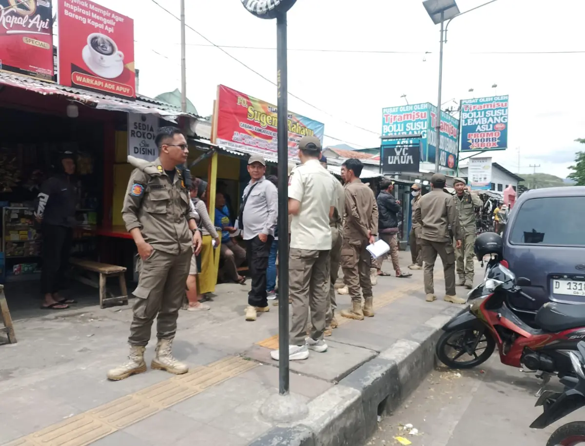 Tegakkan Perda Ketertiban Umum, Satpol PP Sumedang Ingatkan PKL Tak ...