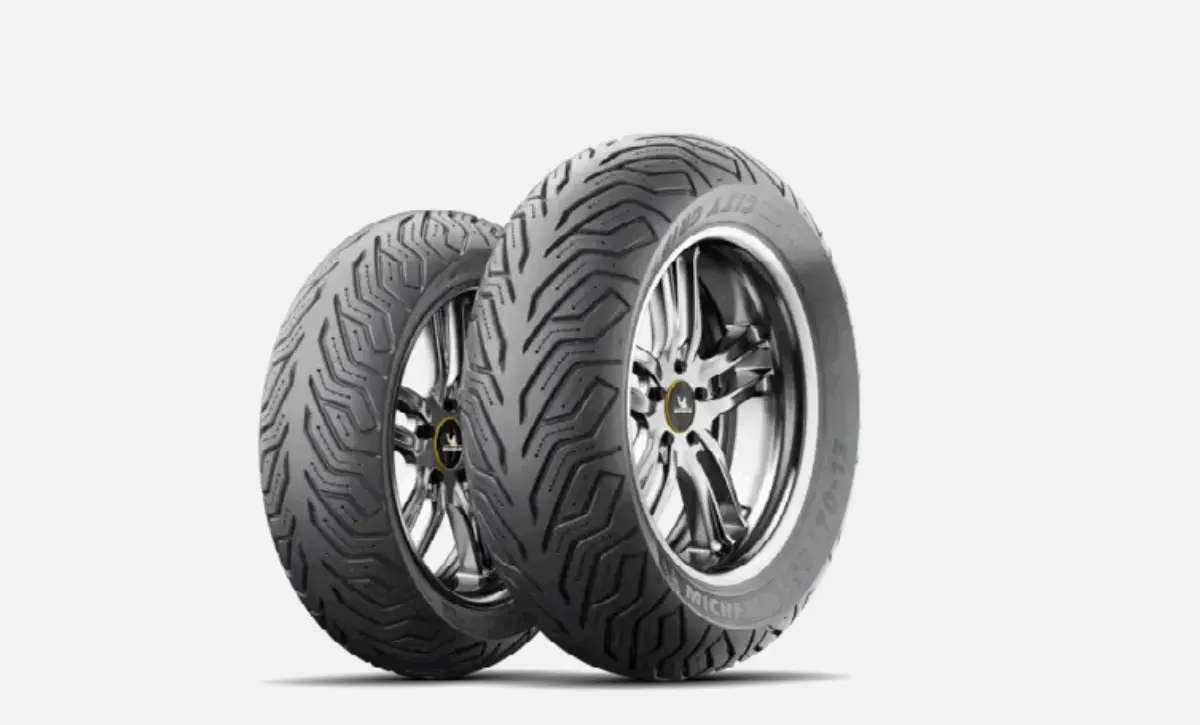 5 Rekomendasi Ban Motor Paling Awet untuk Ojol di 2026, Tahan Tempuh ...