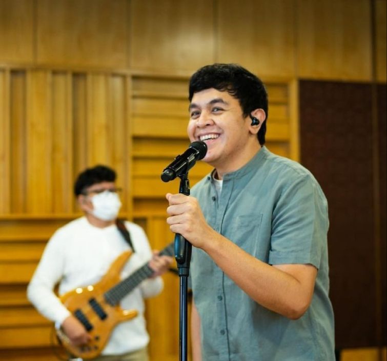 Seperti Mantra, Lagu “Tujuh Belas” Milik Tulus Membuat Penggemarnya ...