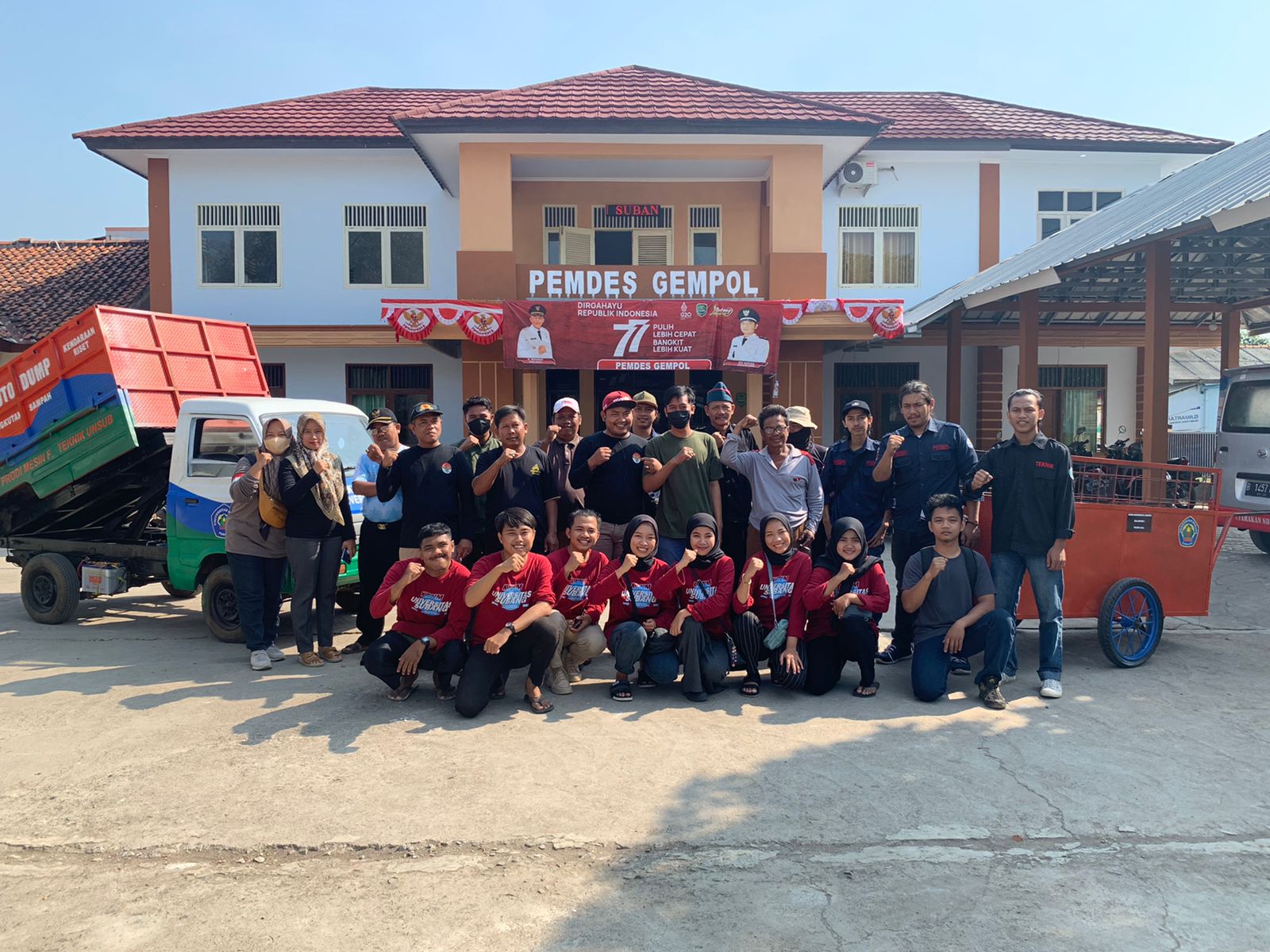 Fakultas Teknik UNSUB Turunkan Mini Dump Truck di Desa Gempol ...