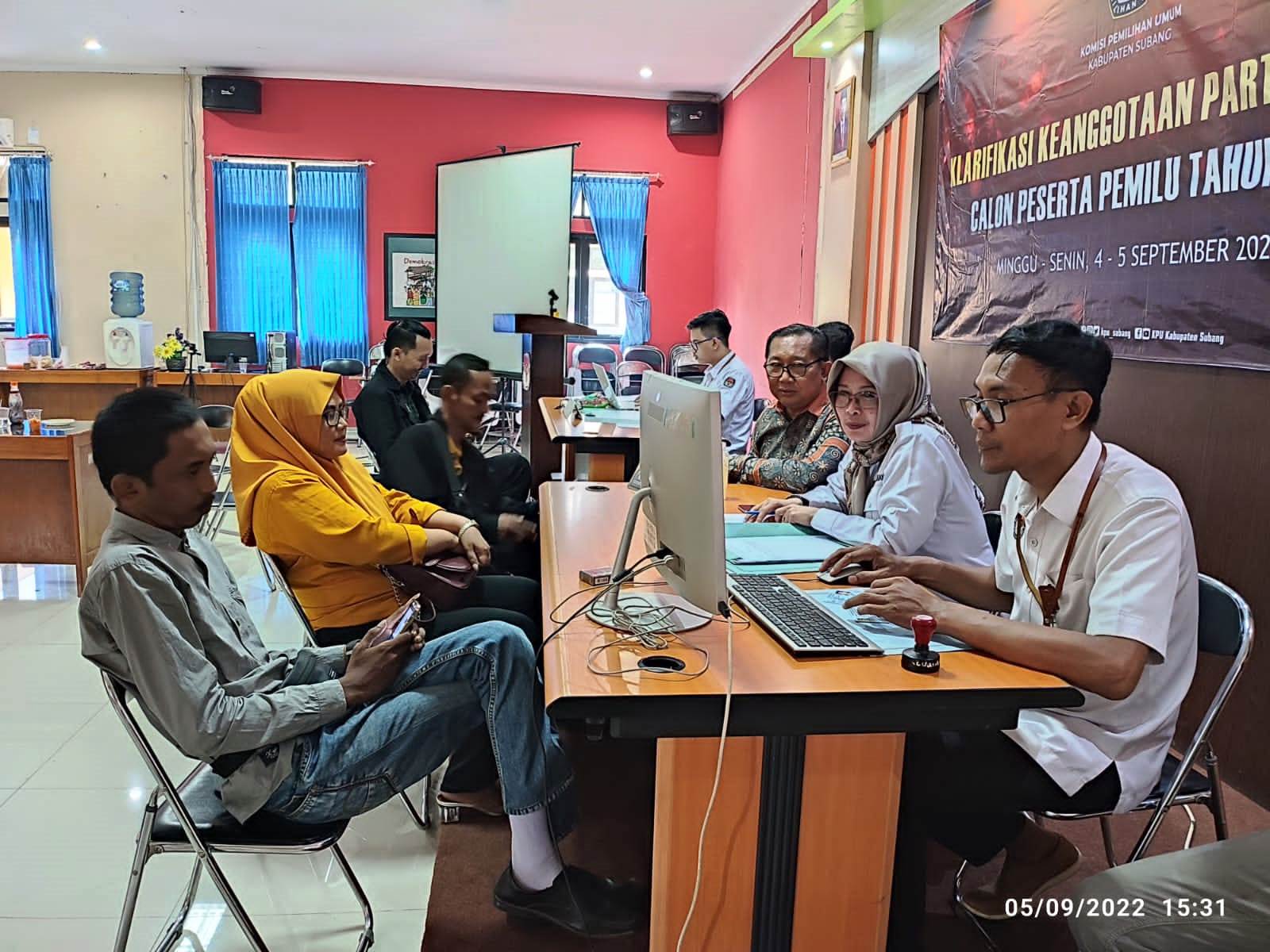 KPU Subang Temukan 15 Orang Masuk Dua Keanggotan Partai – Pasundan Ekspres