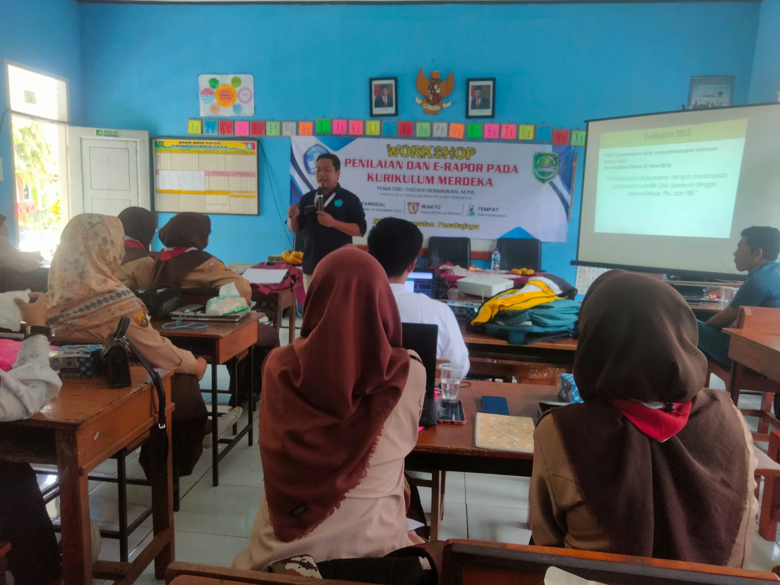 Guru dan Kepala Sekolah SD di Pusakajaya Ikuti Workshop Penilaian dan E-Rapor Kurikulum Merdeka ...