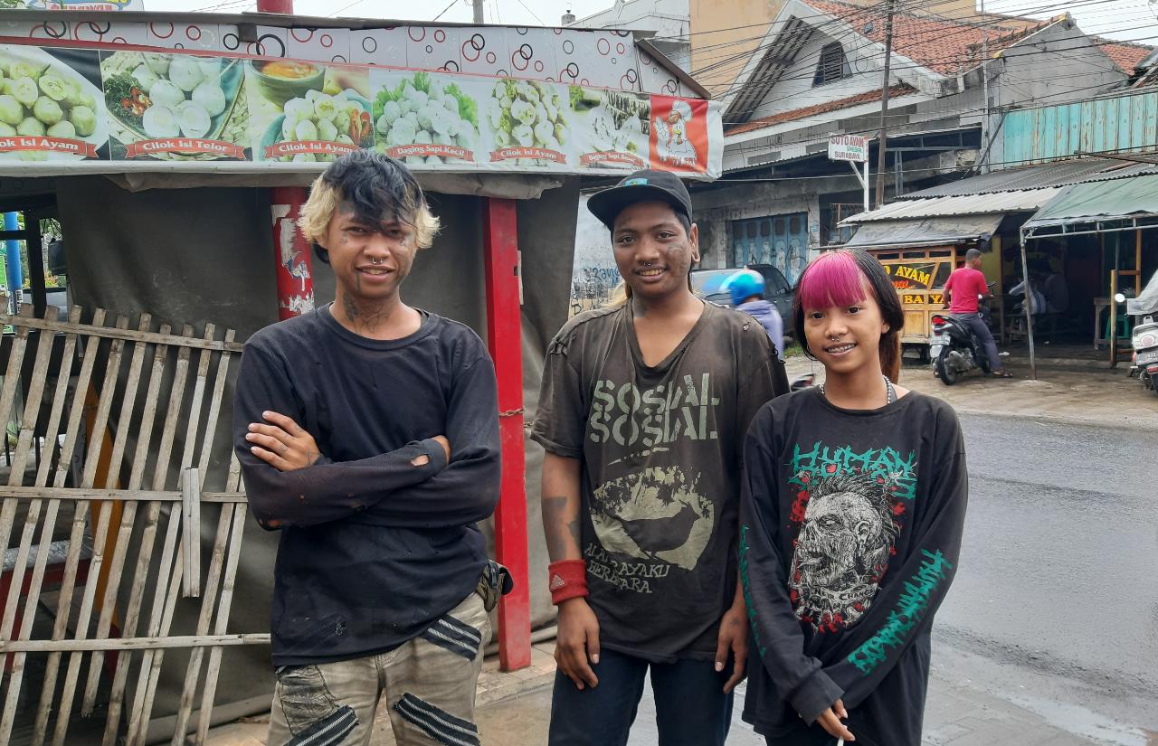 Kisah Anak Punk Jalanan di Pantura Subang: Tidur Beralaskan Bumi, Nyari ...