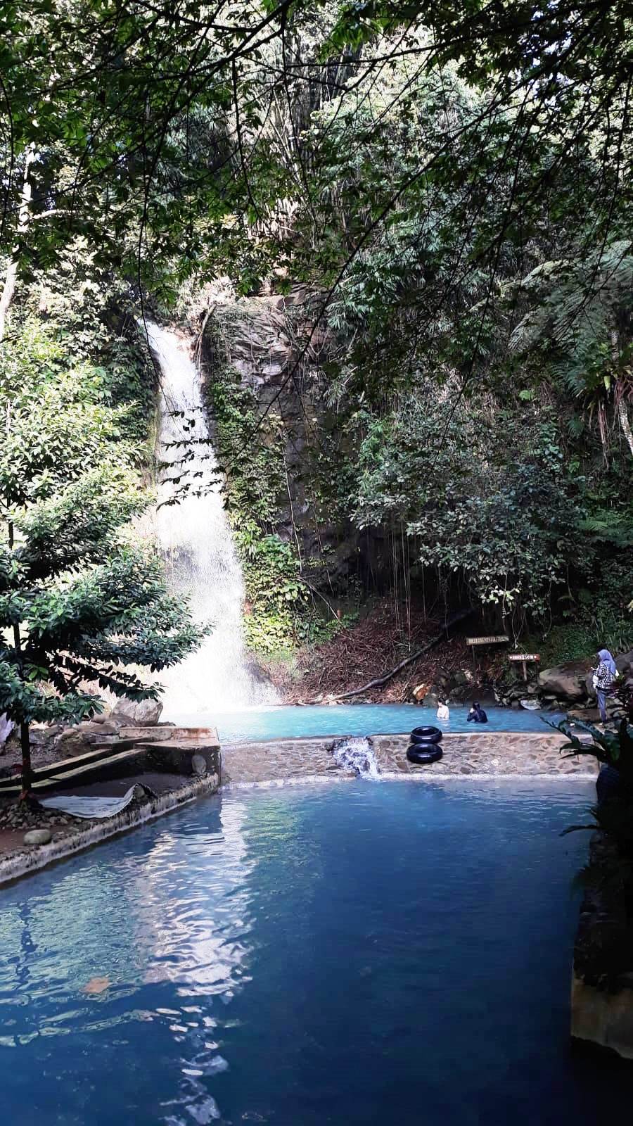 Segarnya Air Biru Curug Koleangkak – Pasundan Ekspres