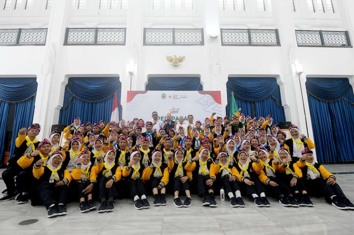 Sekda Setiawan Lepas Kontingen Jabar ke Jumbara PMR IX Tingkat Nasional 2023 – Pasundan Ekspres