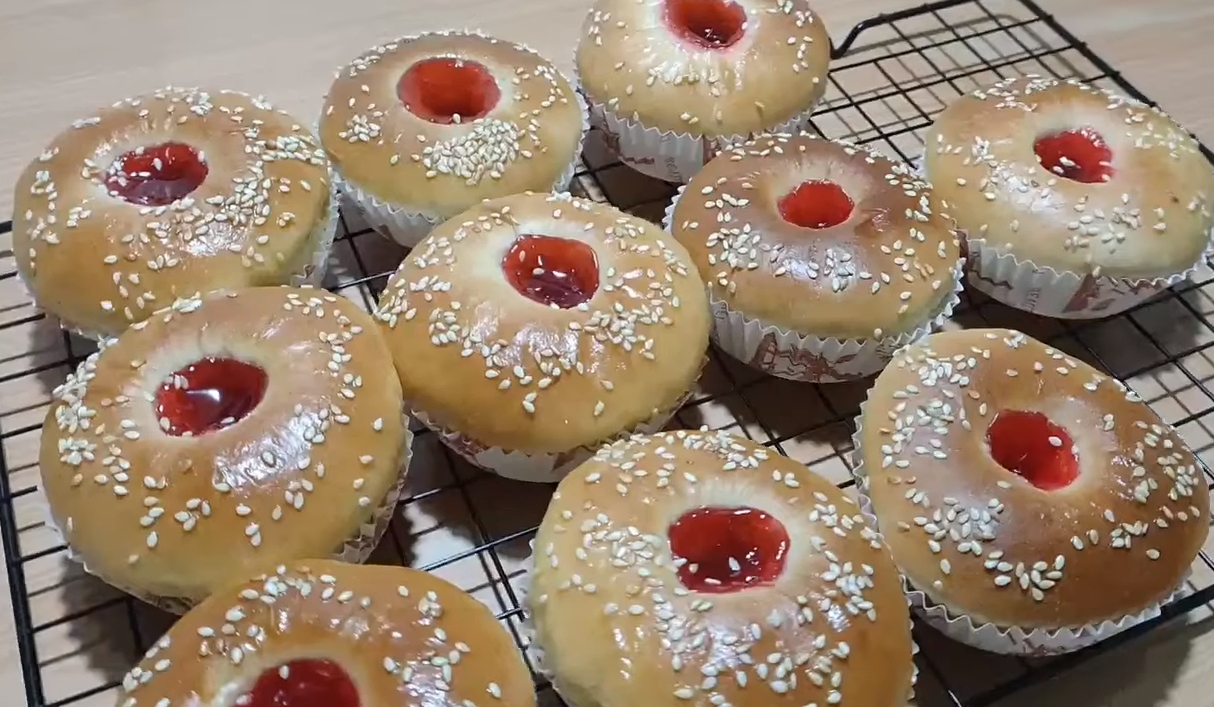 Resep Roti Manis Isi Stroberi untuk Pemula, Empuk Anti Gagal – Pasundan ...