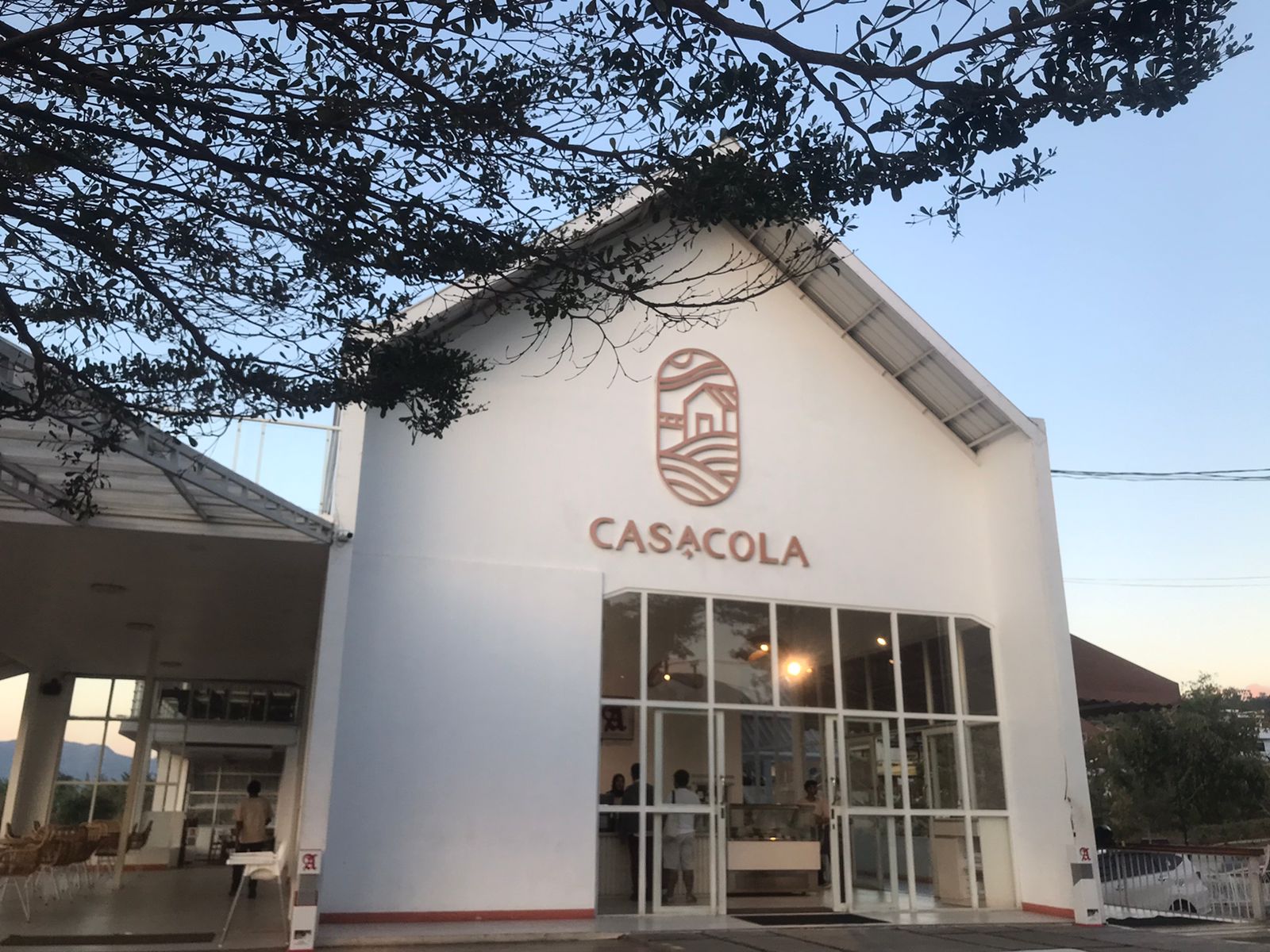 Casacola café Di Garut Bisa Nikmati Citylight dan Sunset yang ...