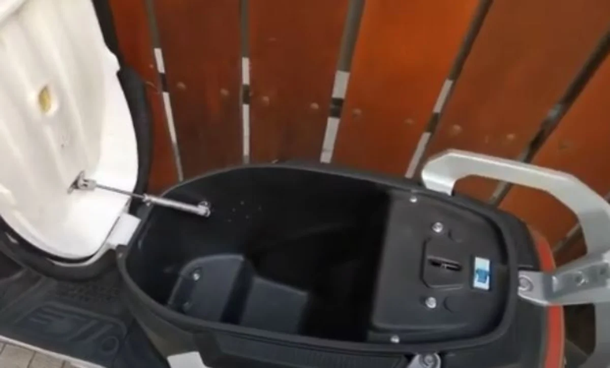 Belum Banyak yang Tahu, Begini Tips Memperluas Bagasi Motor Listrik ...