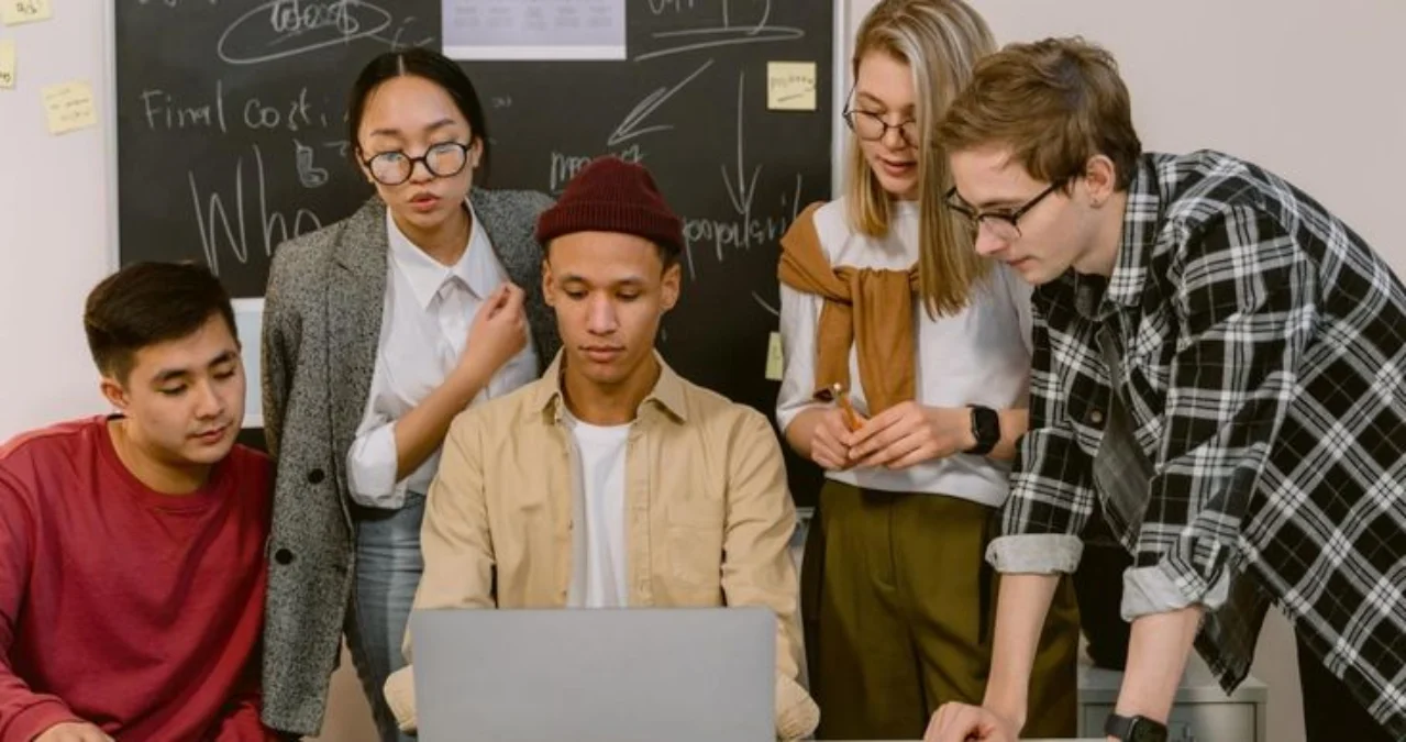 7 Cara Membangkitkan Semangat Gen Z: Tips untuk Menginspirasi Mereka ...
