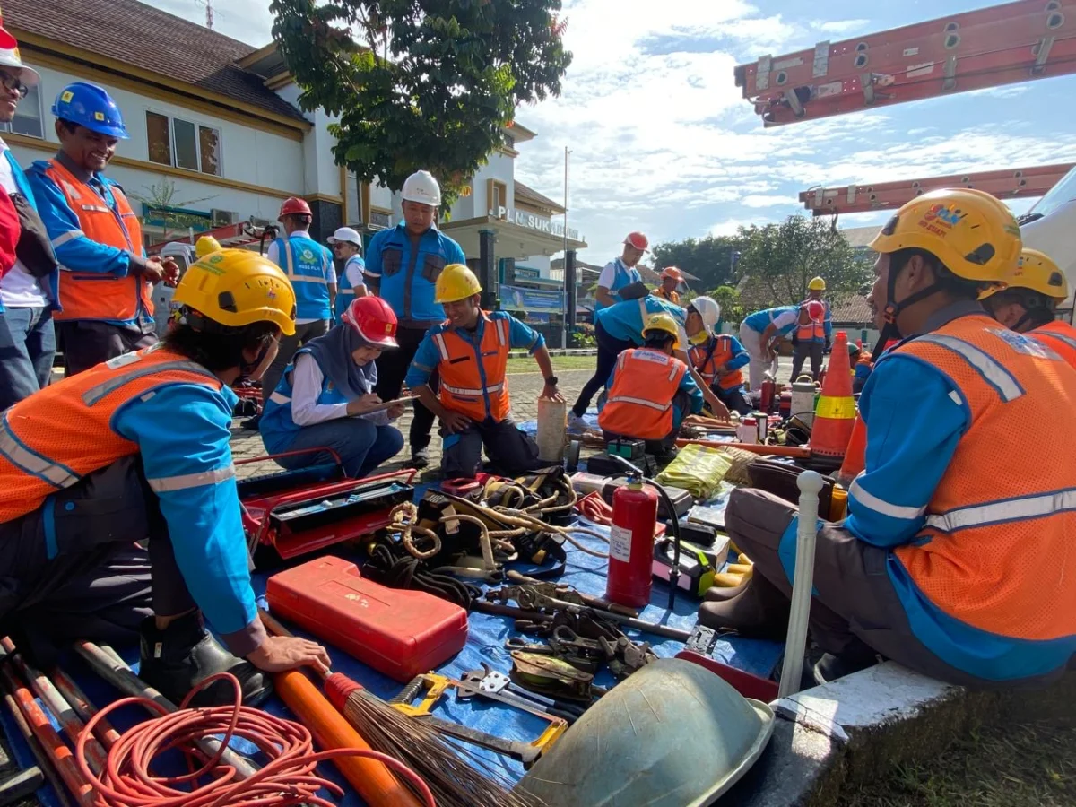 PLN UP3 Sukabumi : Perkuat Budaya K3 dan Kompetensi SDM pada Era Transisi Energi Menuju Zero ...