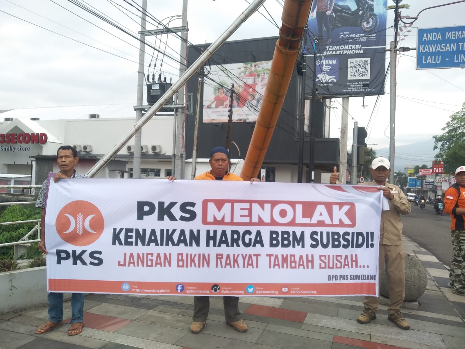 Beban Rakyat Bertambah, PKS Tolak Kenaikan BBM – Sumedang Ekspres