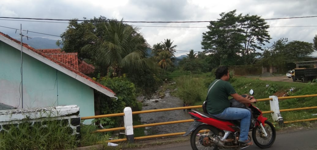 Pemukiman Terancam Banjir Bandang, Ratusan Bata Sawah Tergerus Sungai ...