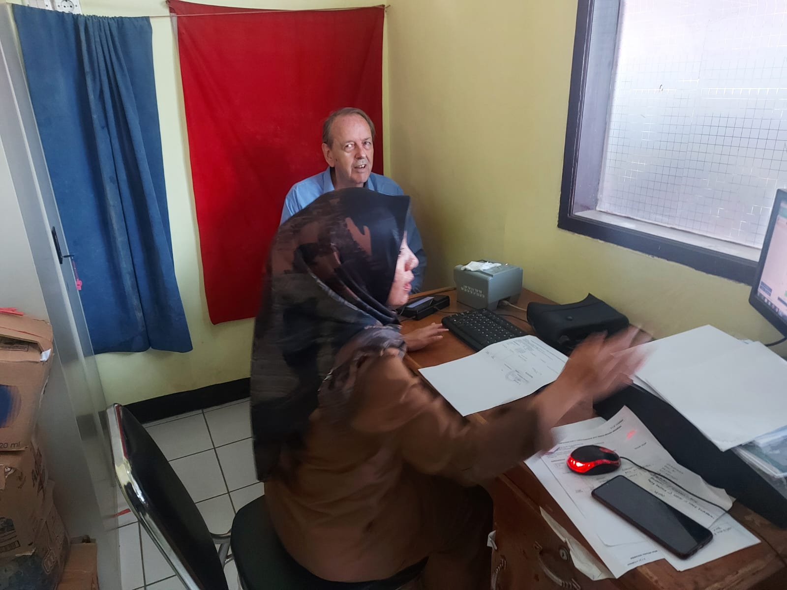 Pertama Kali, SIAK Cimanggung Rekam KTP-el WNA – Sumedang Ekspres