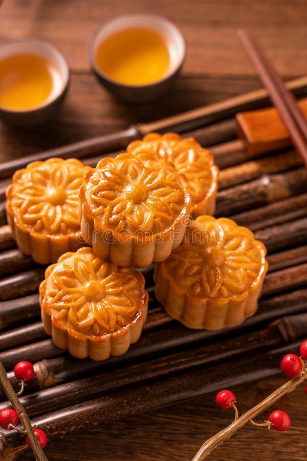 Resep Mudah Moon cake Kue Bulan Khas Imlek, Dijamin Anti Gagal ...