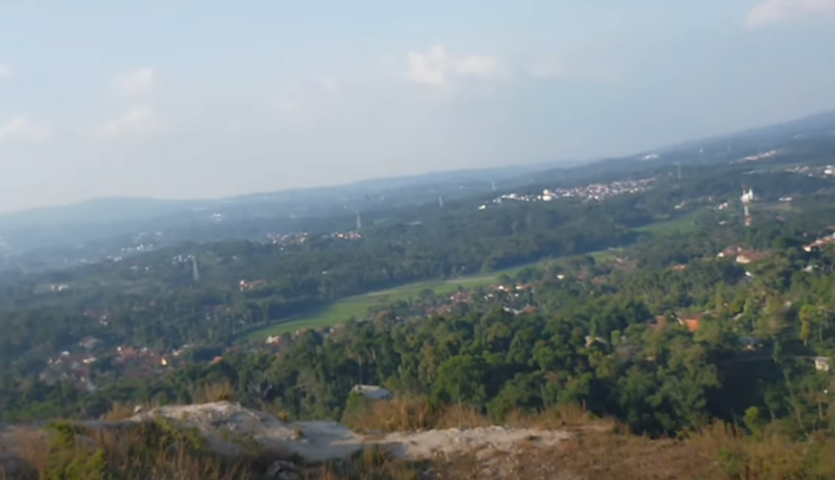 Wisata Sumedang Yang Jarang Di Ketahui, Gunung Batu Tanjungsari – Laman ...