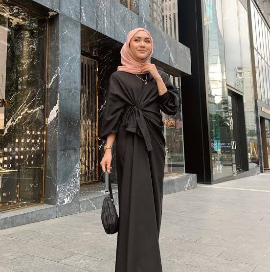 Bingung Baju Hitam Celana Hitam Hijab Warna Apa? Berikut Rekomendasinya ...